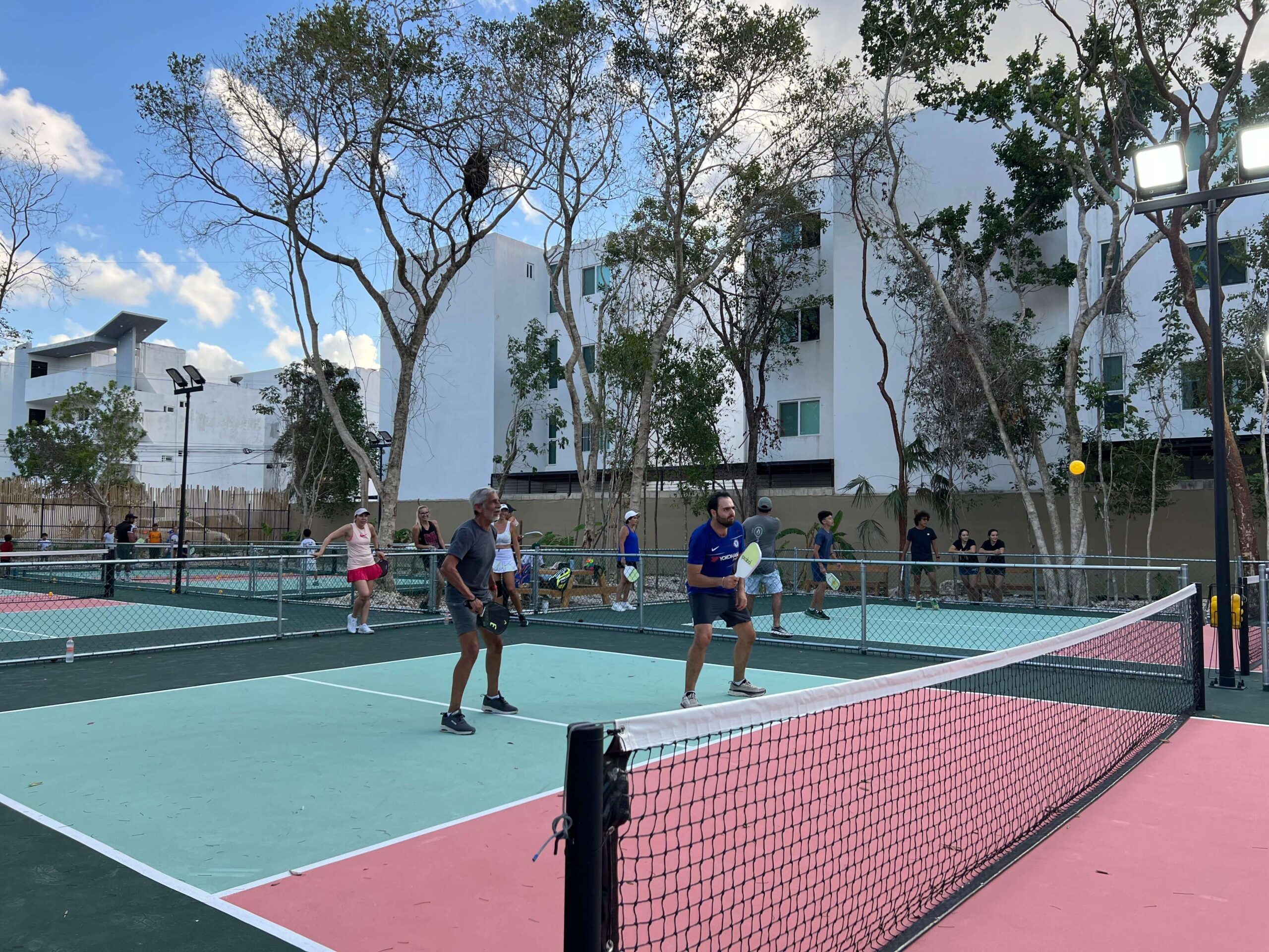 Renta de canchas de Pickleball en Cancún - Picabol 4 canchas para ti.